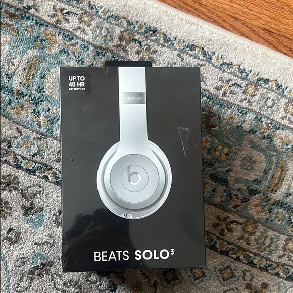 Beats by Dre | Headphones | Beats Solo3 Wireless Headphones Silver ...